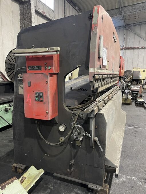 good running AMADA PRESS BRAKE RG100 for sale_place-Japan