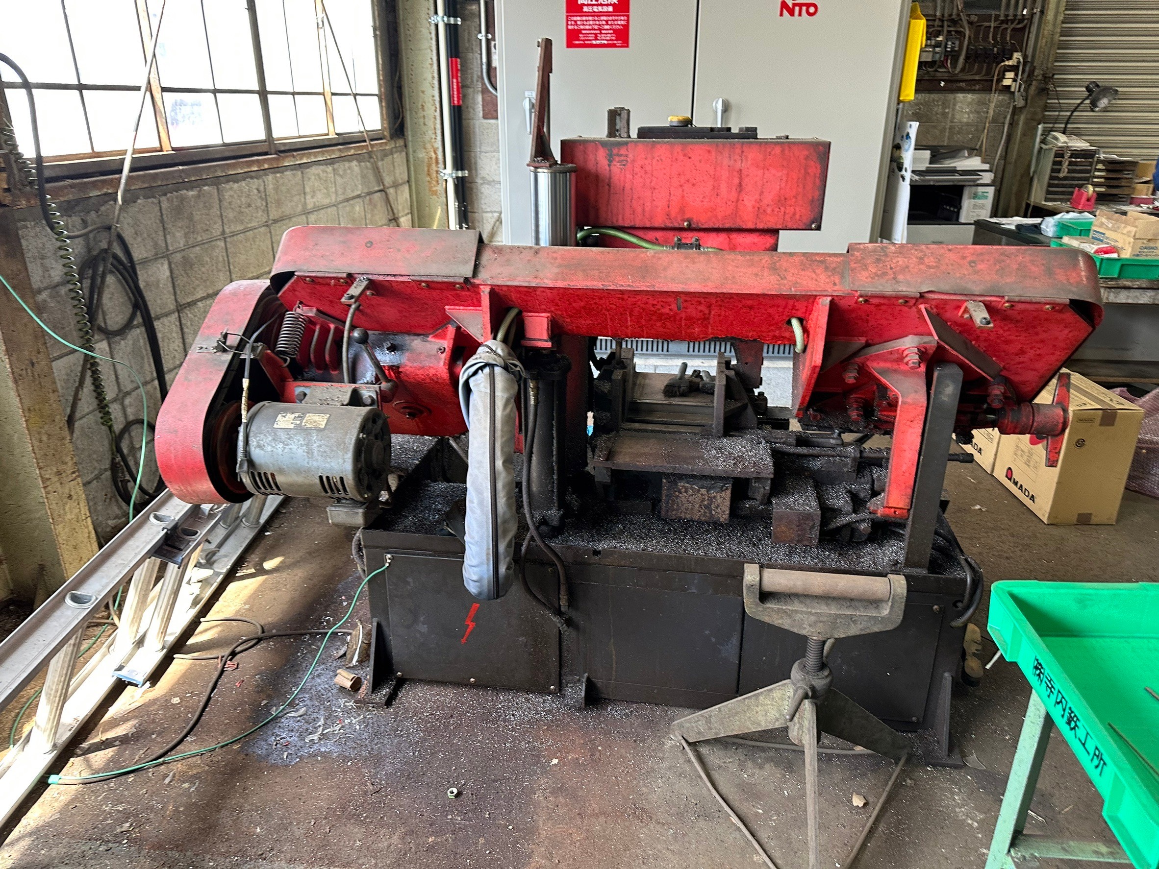 USED Amada Band Saw for SALE || Location : Japan